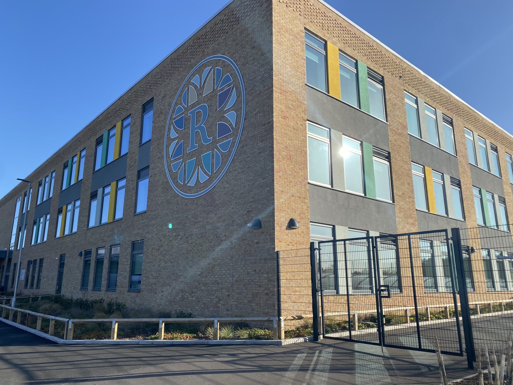 Leigh Academy, Rainham - Perimeter Solutions